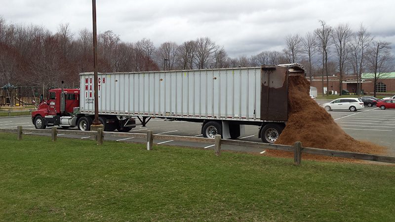 L.K. Adamis - Mulch Mart - Orange County, NY - Moving Floor Trailer